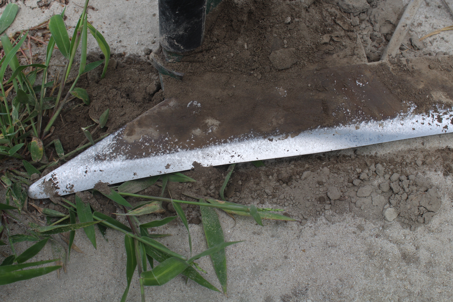 Peanut Digger-Shaker-Inverter (DSI) | NC State Extension